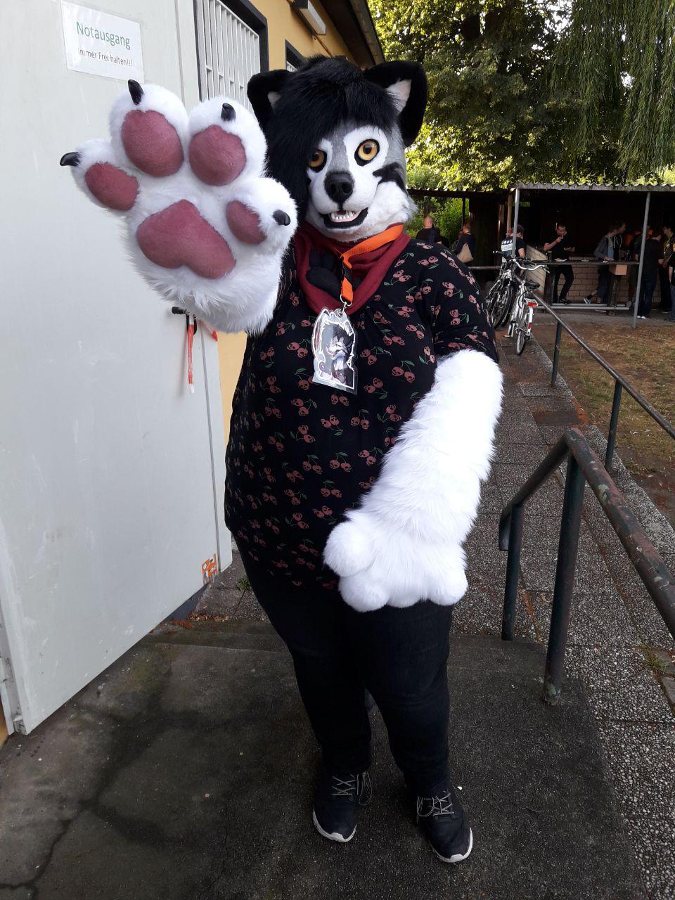 Violent J Fursuit Violent J From ICP Supports His Furry Daughter | The